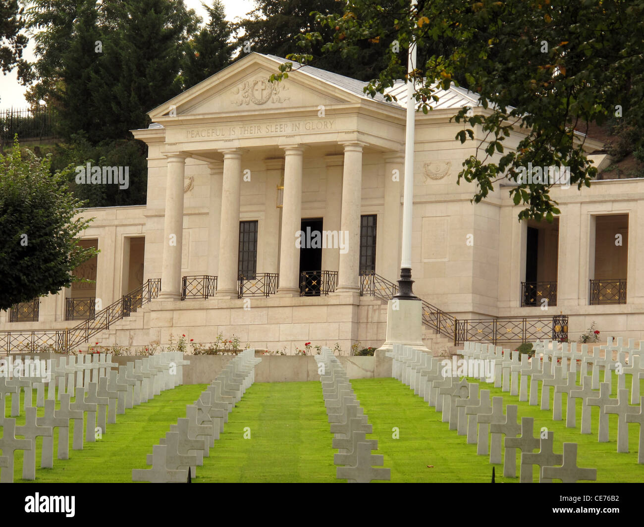 France american military cemetery at mont valerien hi-res stock ...