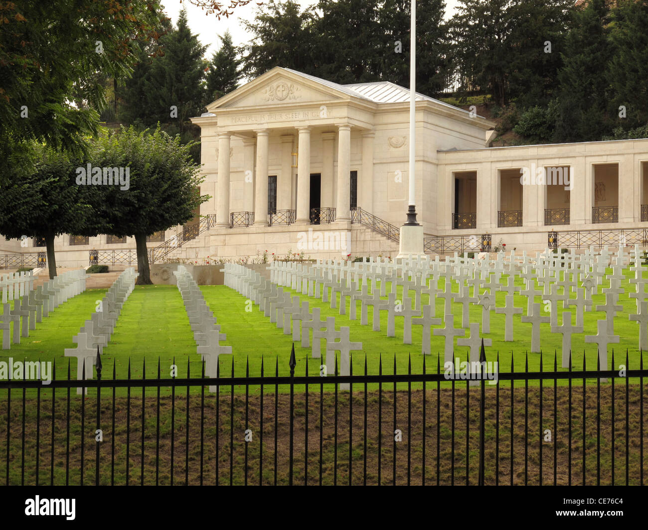 World war i and world war ii cemetery hi-res stock photography and ...