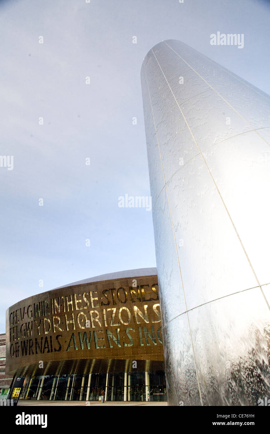 Cardiff bay feature hi-res stock photography and images - Alamy