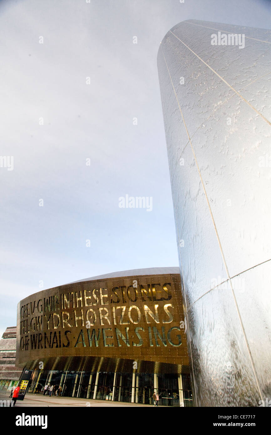 Cardiff bay feature hi-res stock photography and images - Alamy