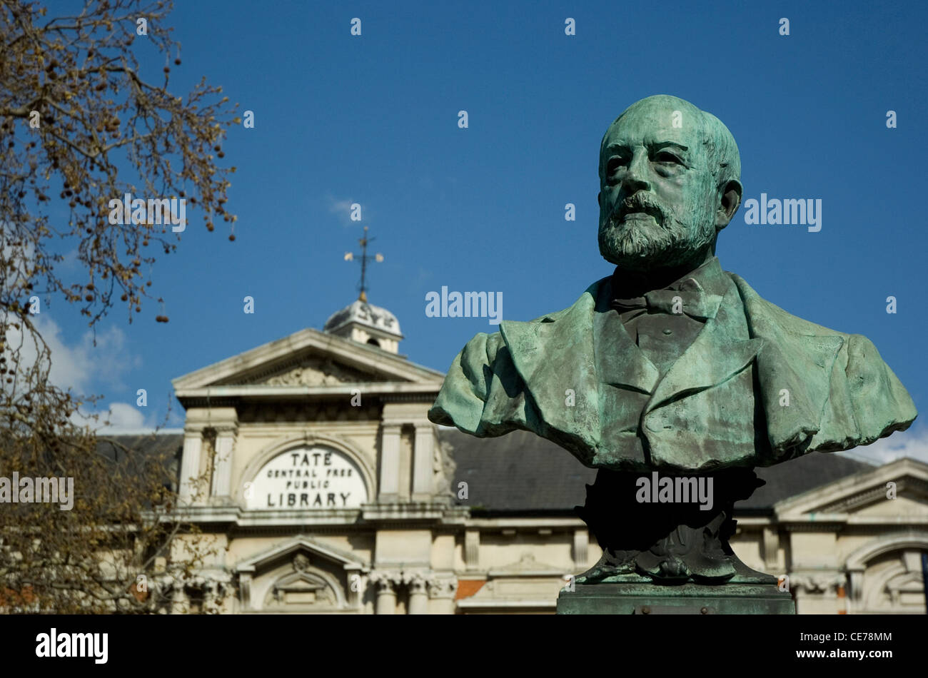Statue of Henry Tate in front of the Tate Library in Brixton Stock ...