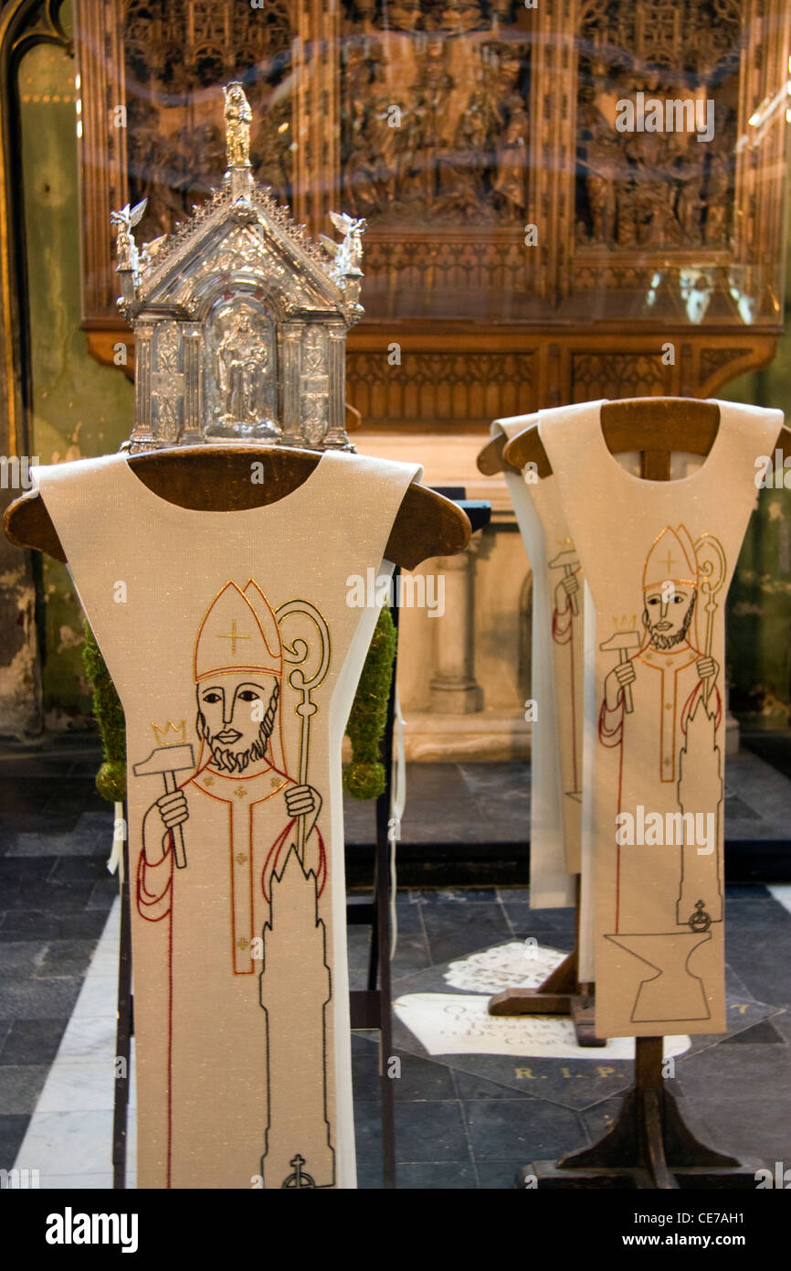 Old priest hi-res stock photography and images - Alamy