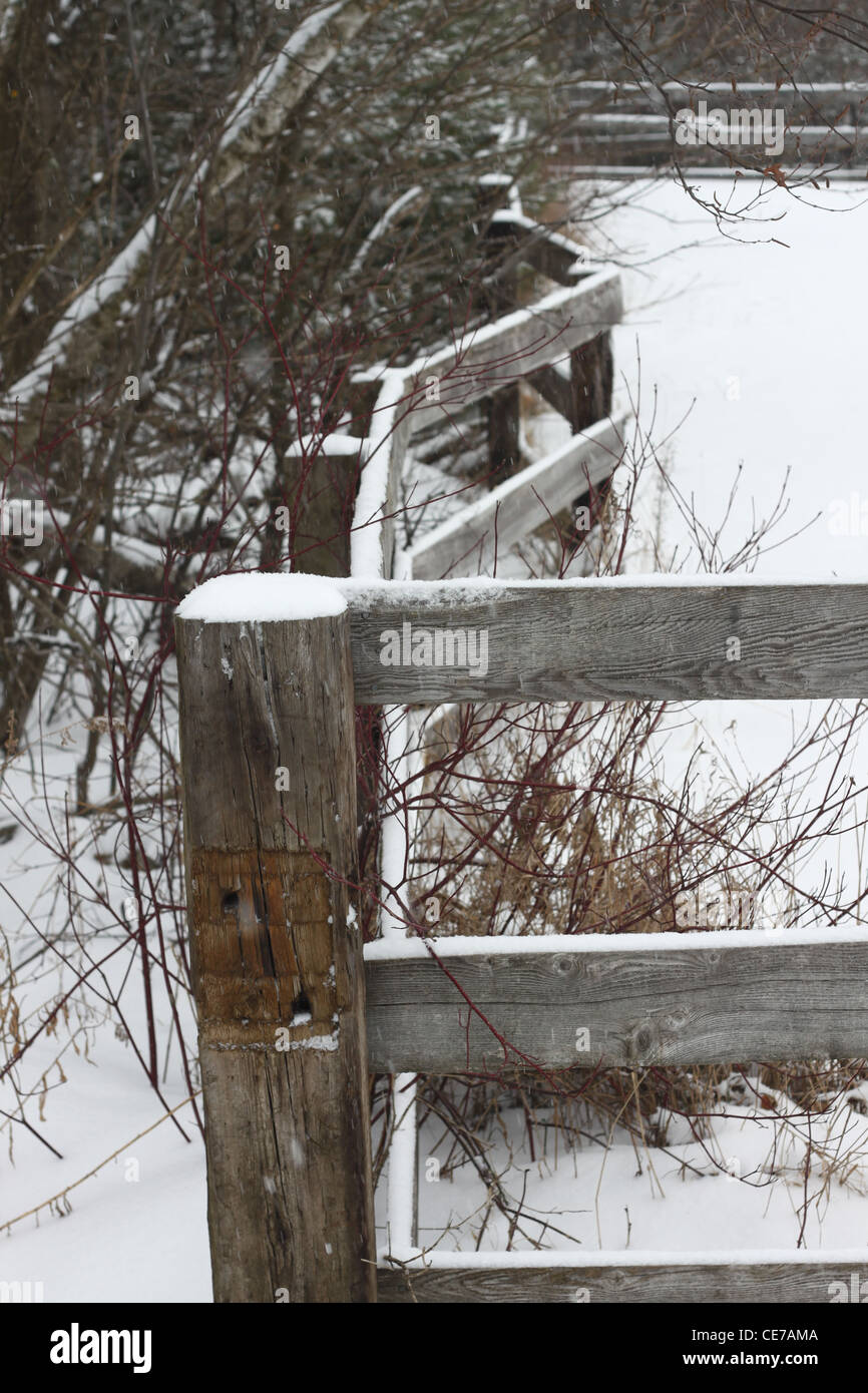 Wonky fence hi-res stock photography and images - Alamy