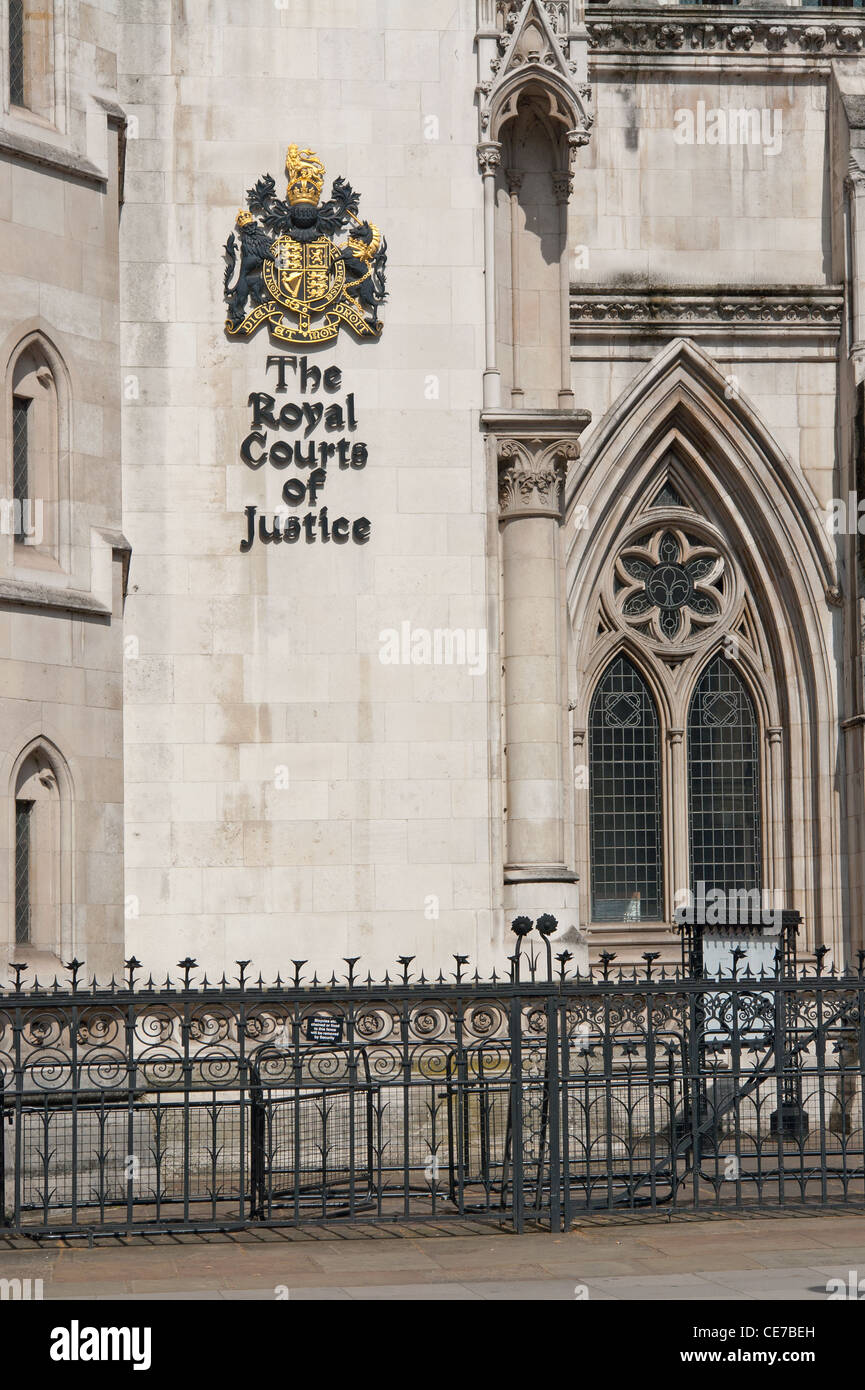 The Royal Courts of Justice (Law Courts) in The Strand, London WC2 ...