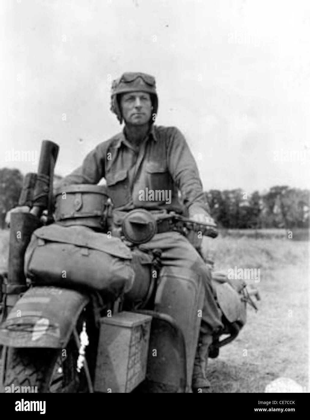 Ww2 british soldier hi-res stock photography and images - Alamy
