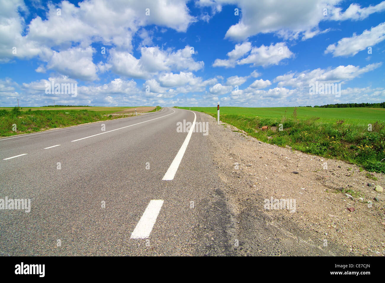 Tarmac highway distance road long hi-res stock photography and images ...