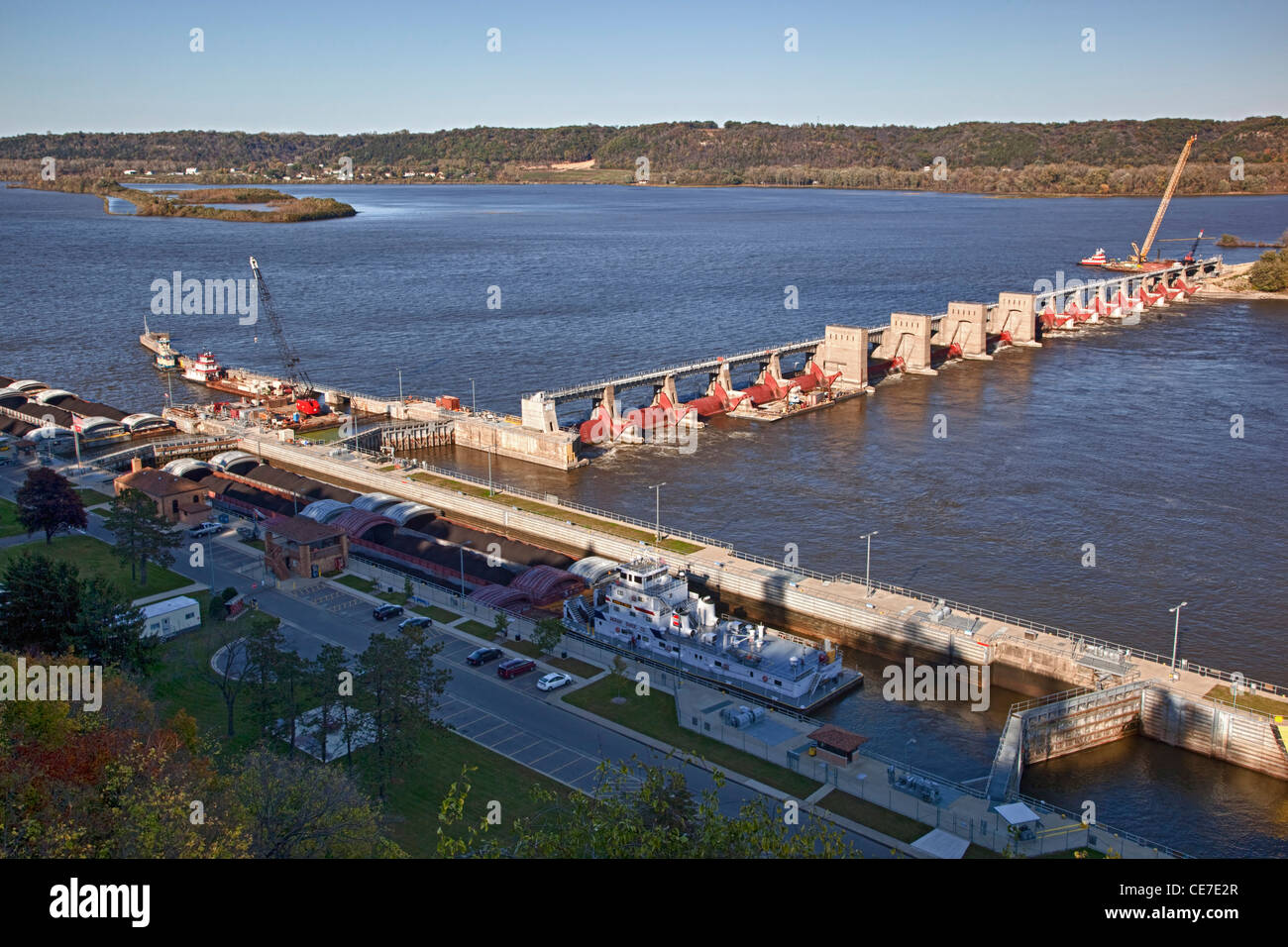 Lock And Dam Mississippi River Stock Photos & Lock And Dam Mississippi ...