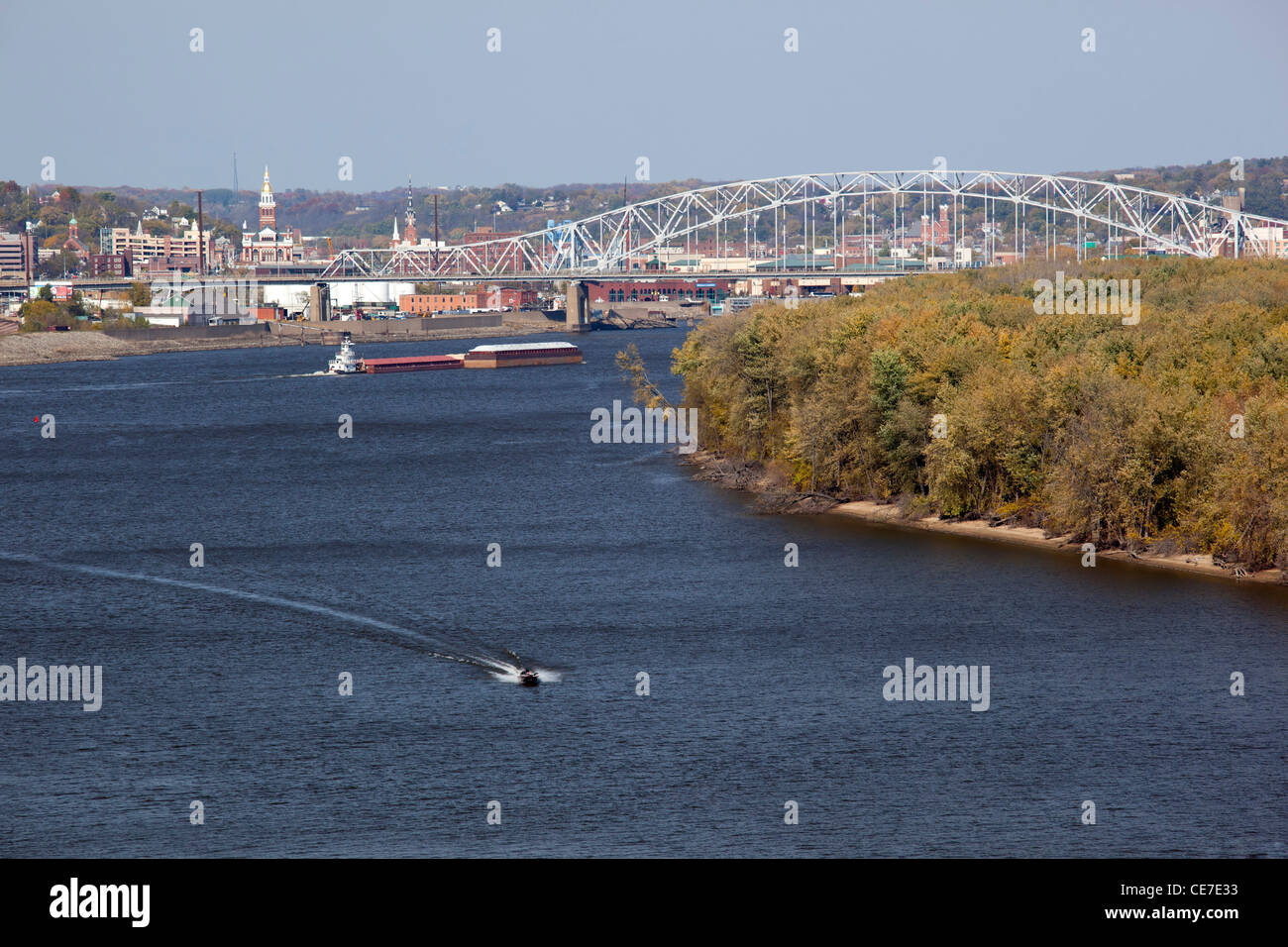 IA, Dubuque, view of Mississippi River and downtown Dubuque, with ...
