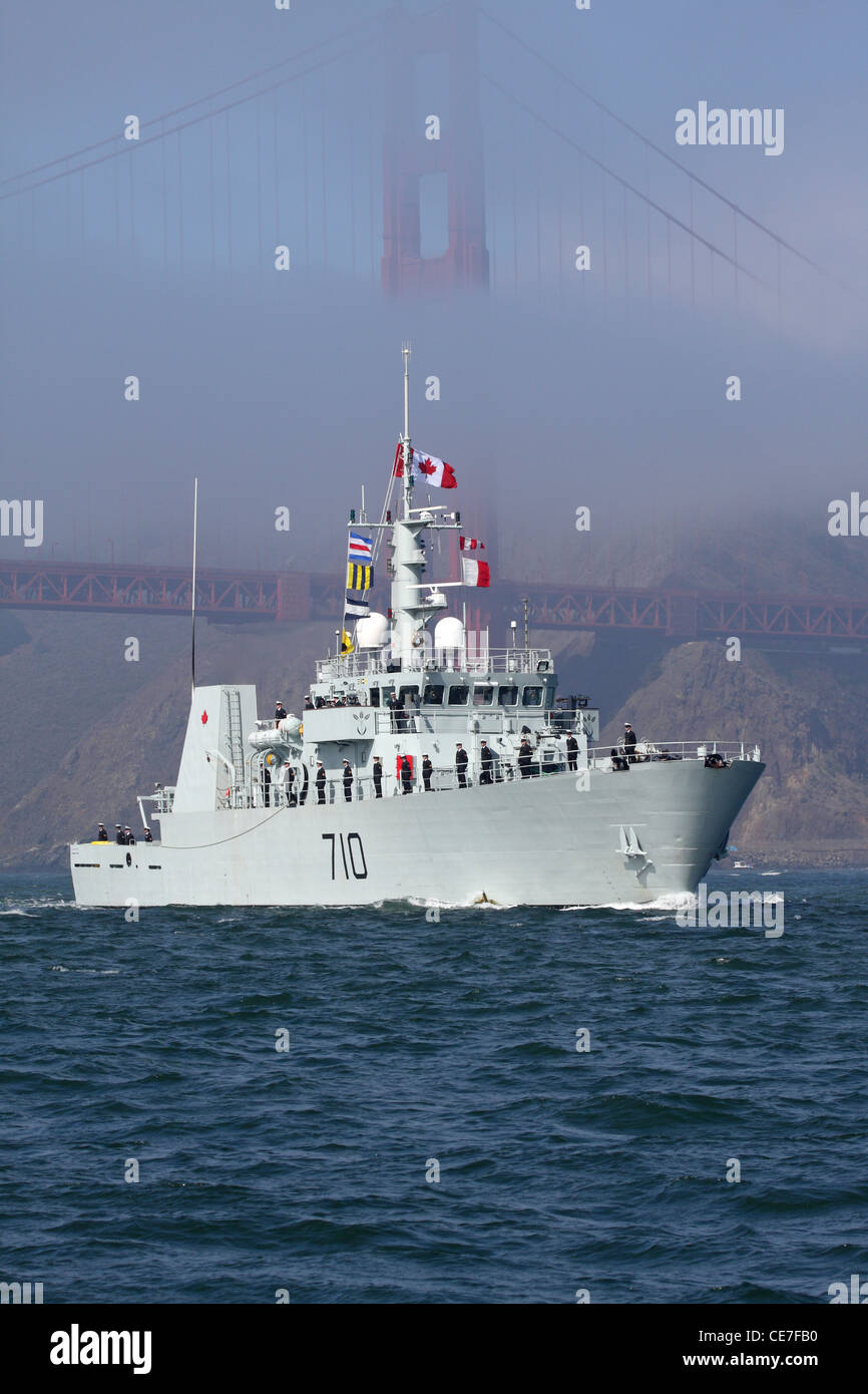 Royal Canadian Navy Kingston-class coastal defence vessel HMCS Brandon ...