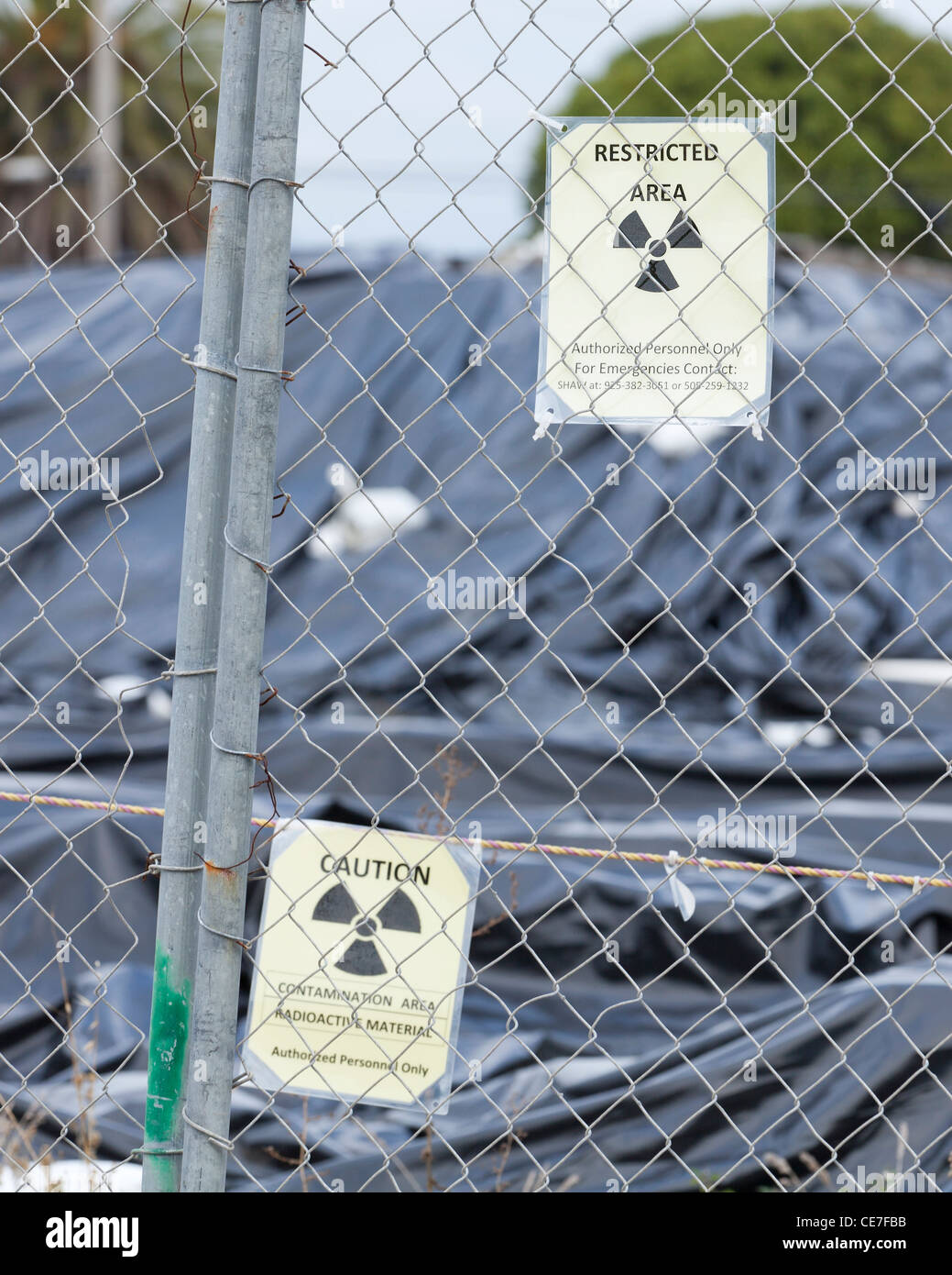 Sign radioactive hi-res stock photography and images - Alamy
