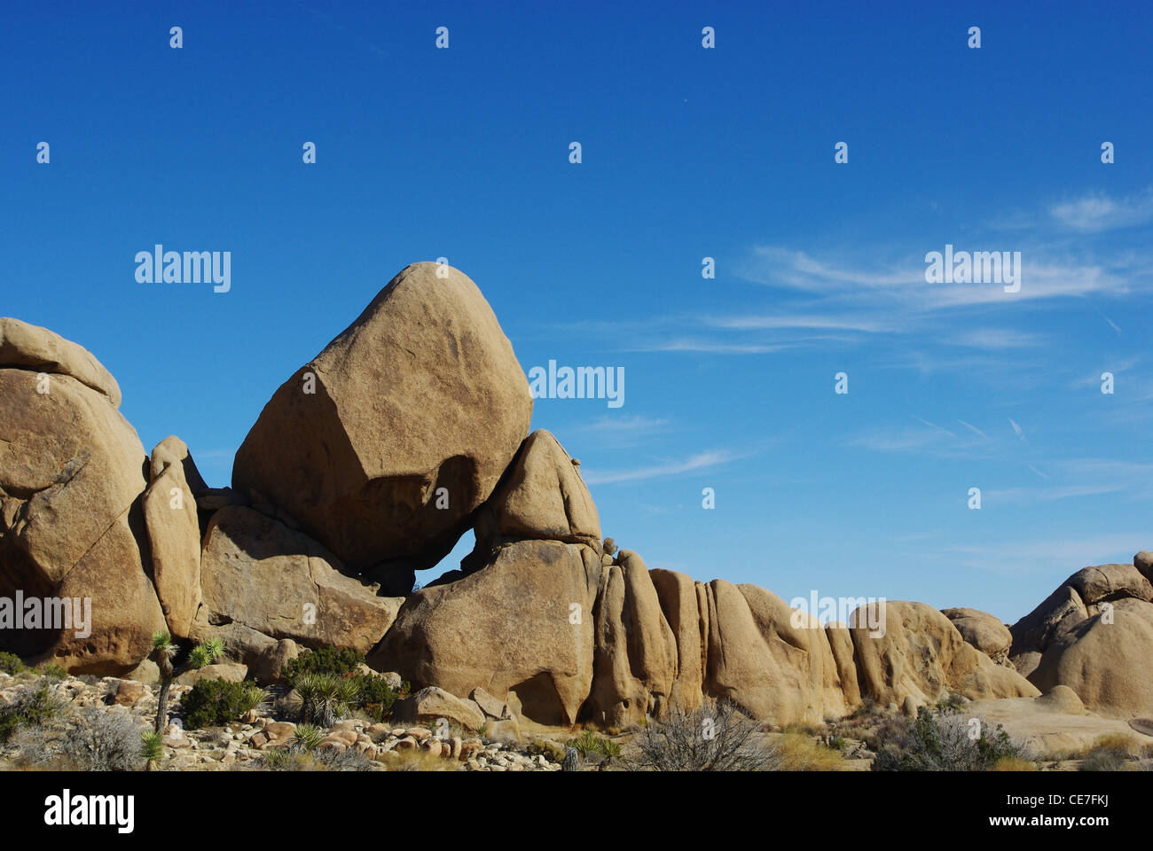 Big boulder and rock formations, Joshua Tree National Park, California ...