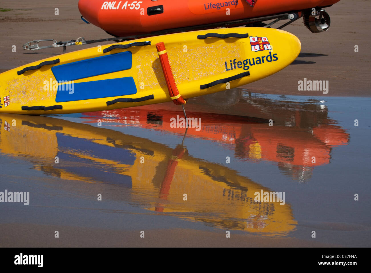 Lifeguards surf board on beach hi-res stock photography and images - Alamy