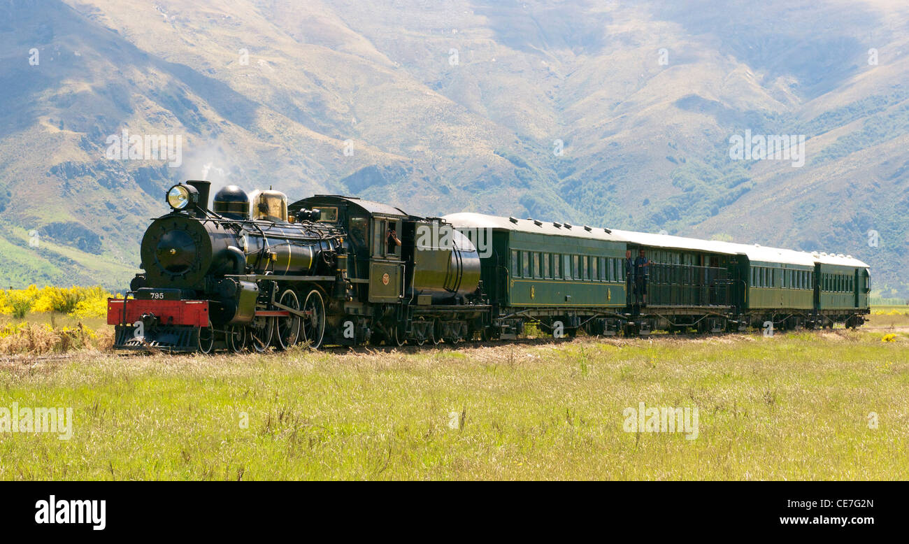 The Kingston Flyer on a tourist excursion to Fairlight New Zealand ...