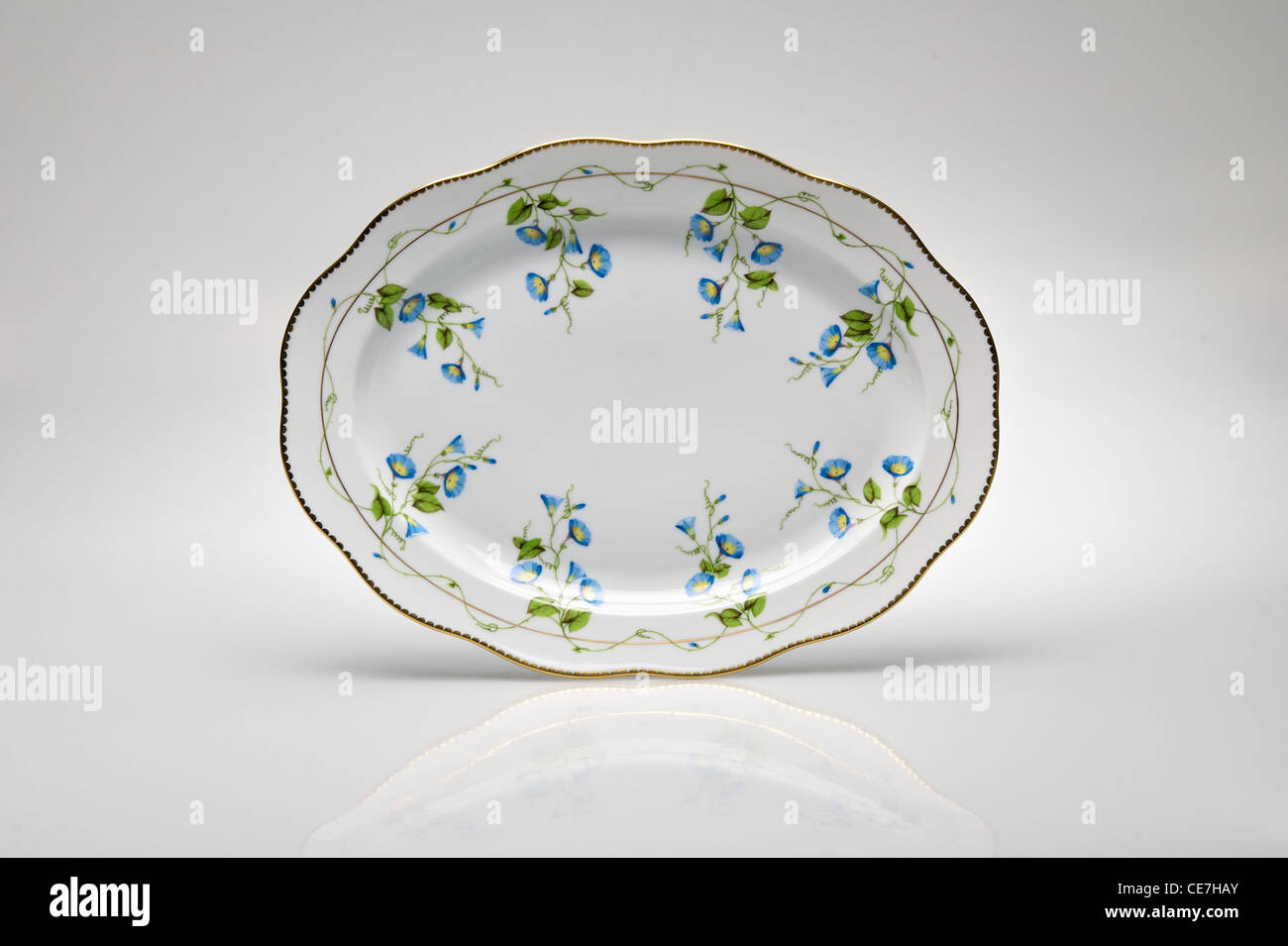 Empty dinner plate hi-res stock photography and images - Alamy