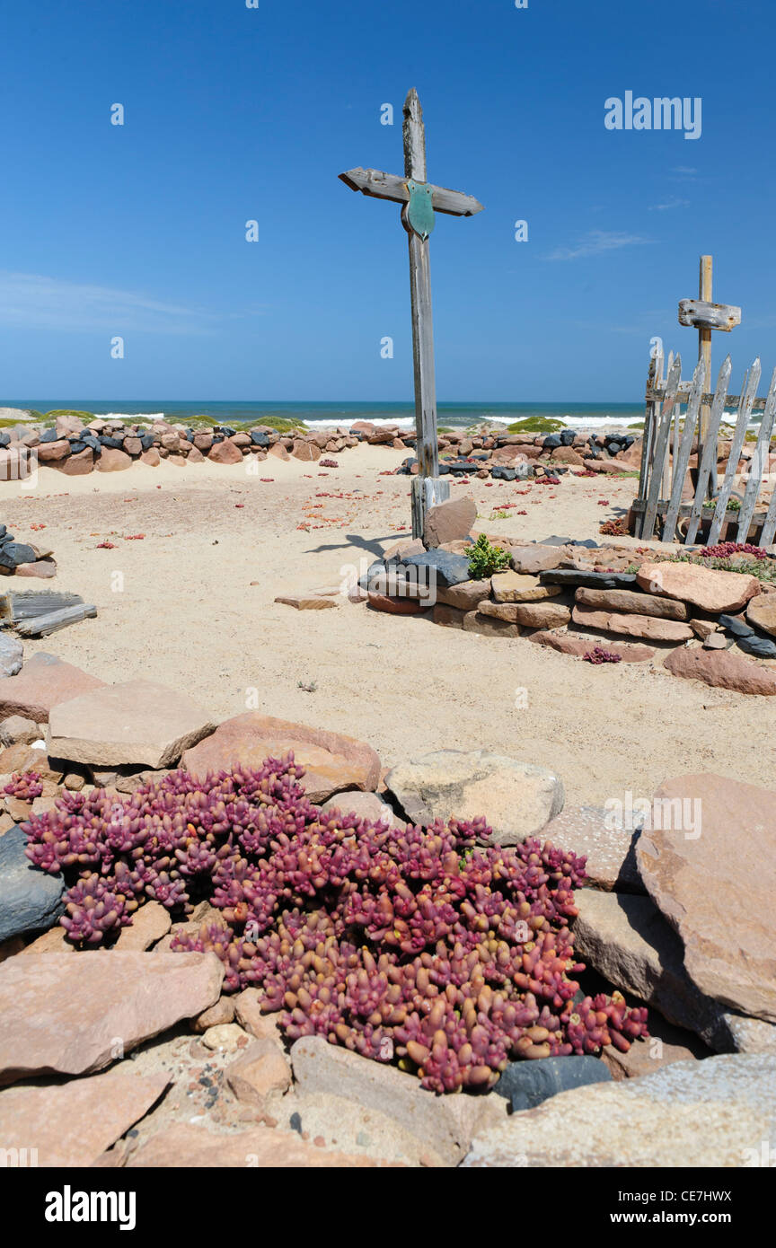 Neglected cemetery hi-res stock photography and images - Alamy