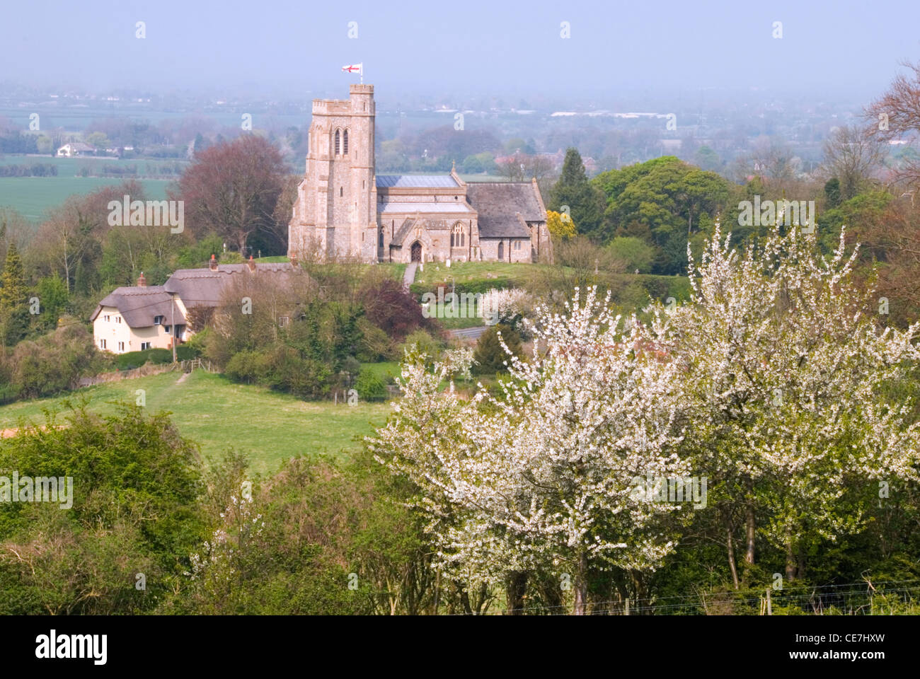 Chiltern Hills - Bucks - Ellesborough - imposing church and thatched ...