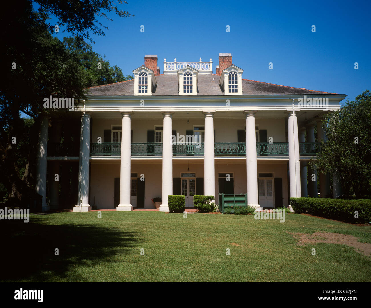 Oak alley plantation house hi-res stock photography and images - Alamy