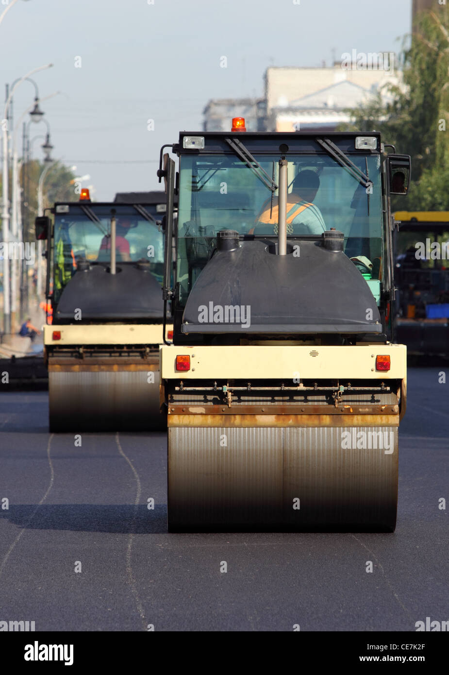 Steamroller on the fresh asphalt Stock Photo - Alamy