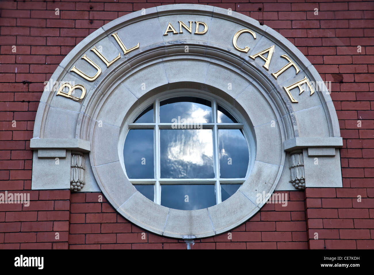 Bull and gate pub hi-res stock photography and images - Alamy