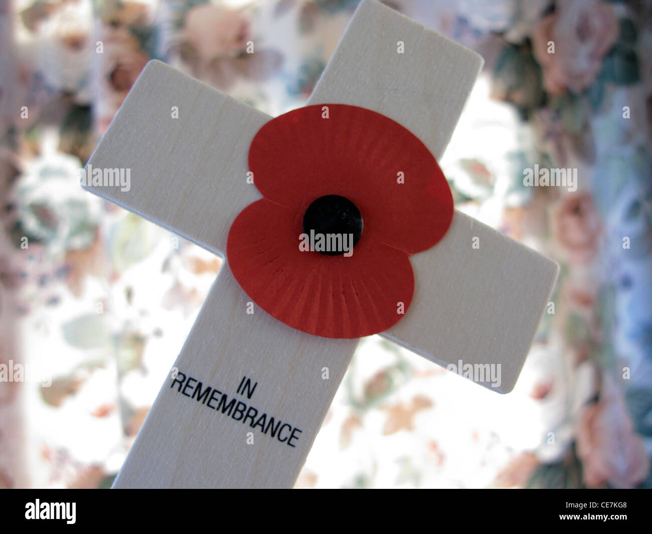 Poppy and cross hi-res stock photography and images - Alamy