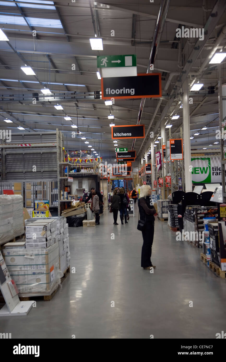B&Q DIY superstore shop interior Stock Photo - Alamy