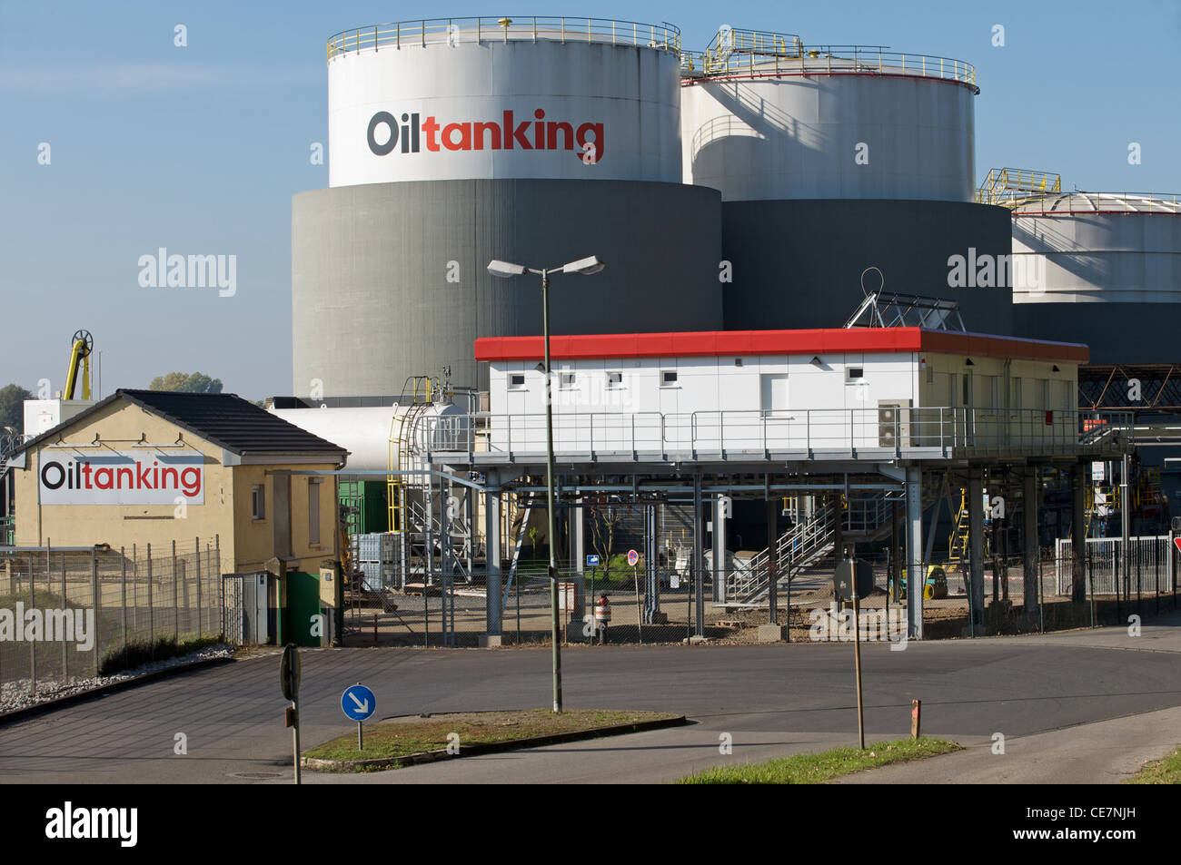 Tanking hi-res stock photography and images - Alamy