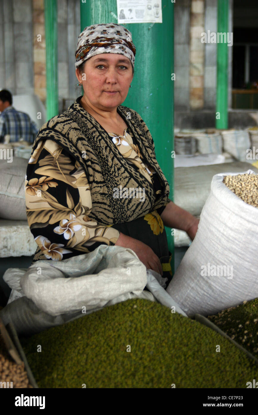 Uzbek girls hi-res stock photography and images - Alamy