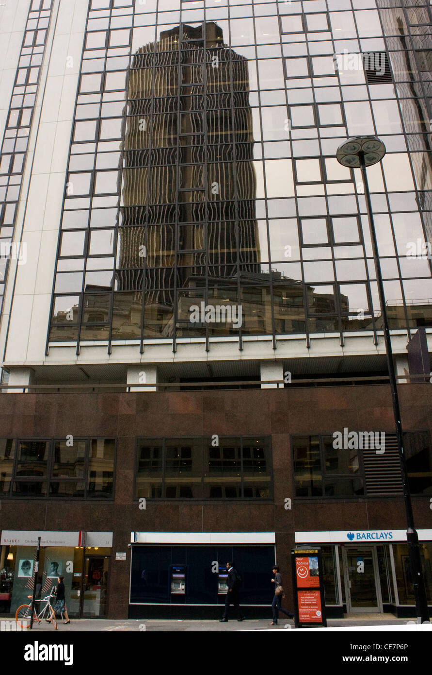 A reflection of a building in London Stock Photo - Alamy