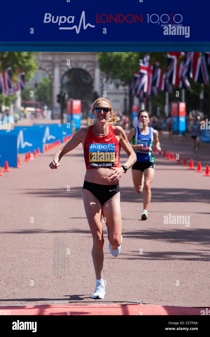 BUPA London 10,000 m Run. Annual Road Race. Paula Radcliffe finishes ...