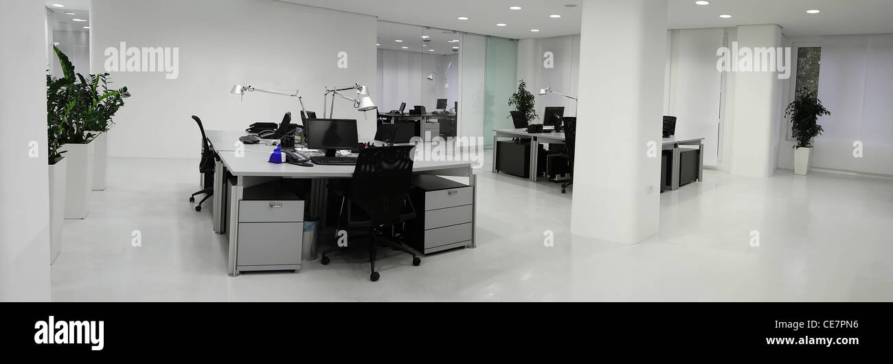 Office desktop computers hi-res stock photography and images - Alamy