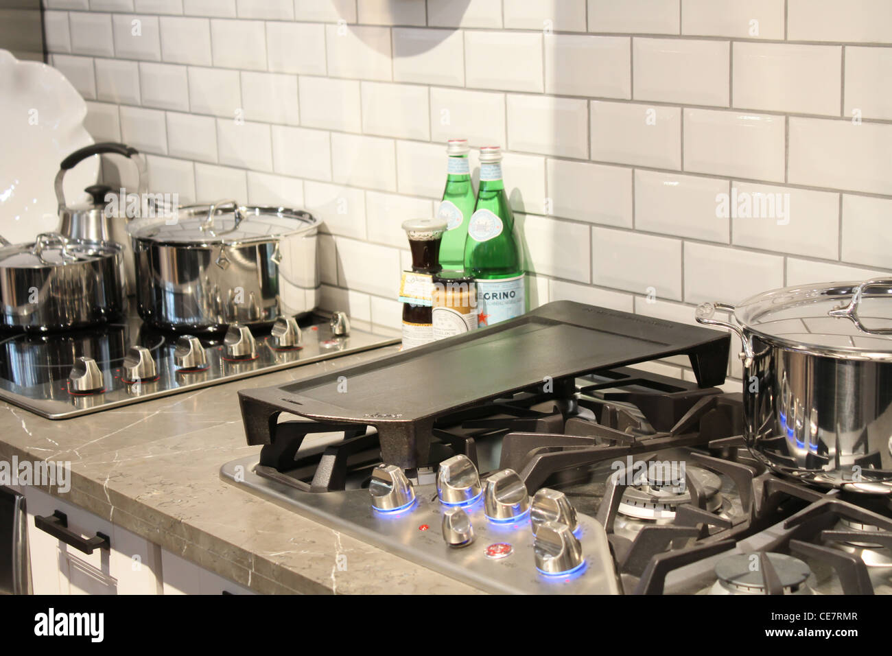 luxury kitchen modern stove Stock Photo - Alamy