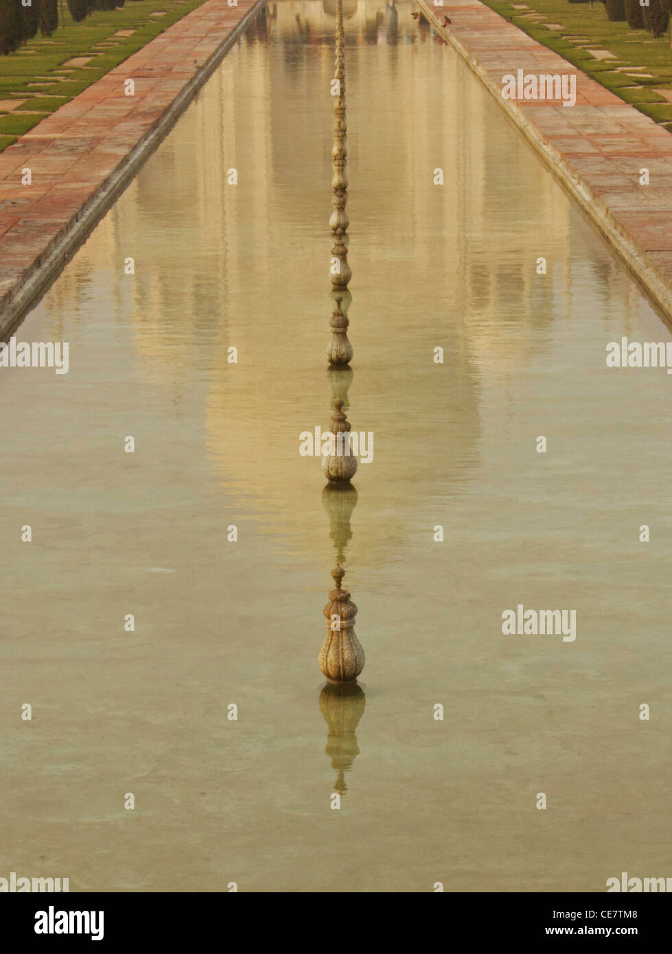 The reflection of the Taj Mahal in water Stock Photo - Alamy