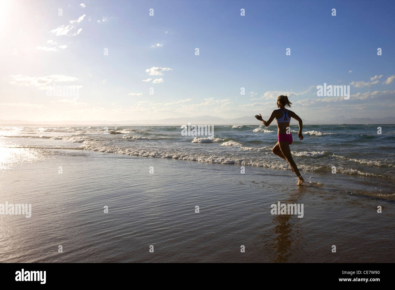 Australia women run on hi-res stock photography and images - Alamy