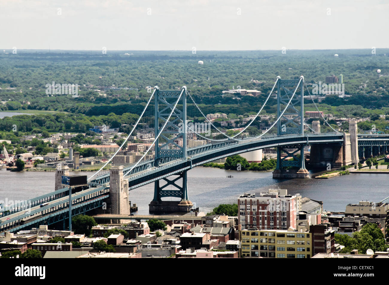 Benjamin franklin bridge philadelphia hi-res stock photography and ...
