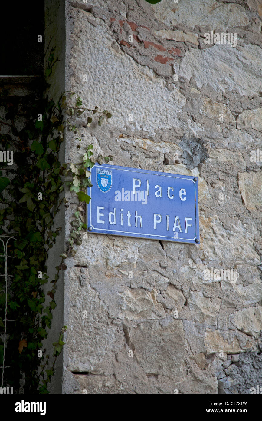 Place Edith Piaf at Gluges in the Lot Stock Photo - Alamy