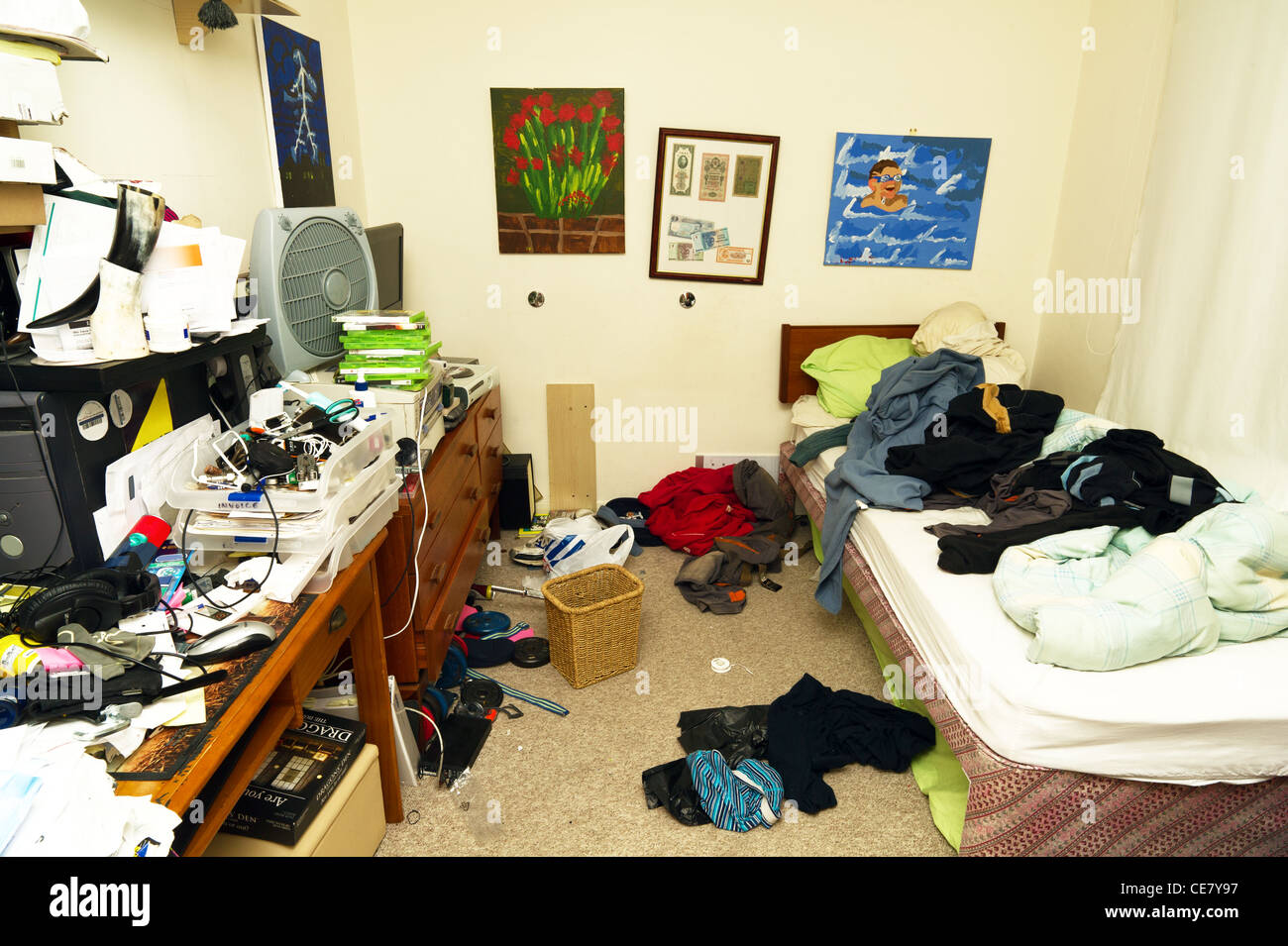 Unorganized Rooms 932 Unorganized Room Images, Stock Photos, 3D
