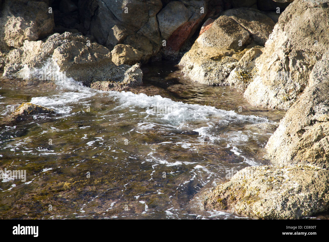 Water on rocks hi-res stock photography and images - Alamy