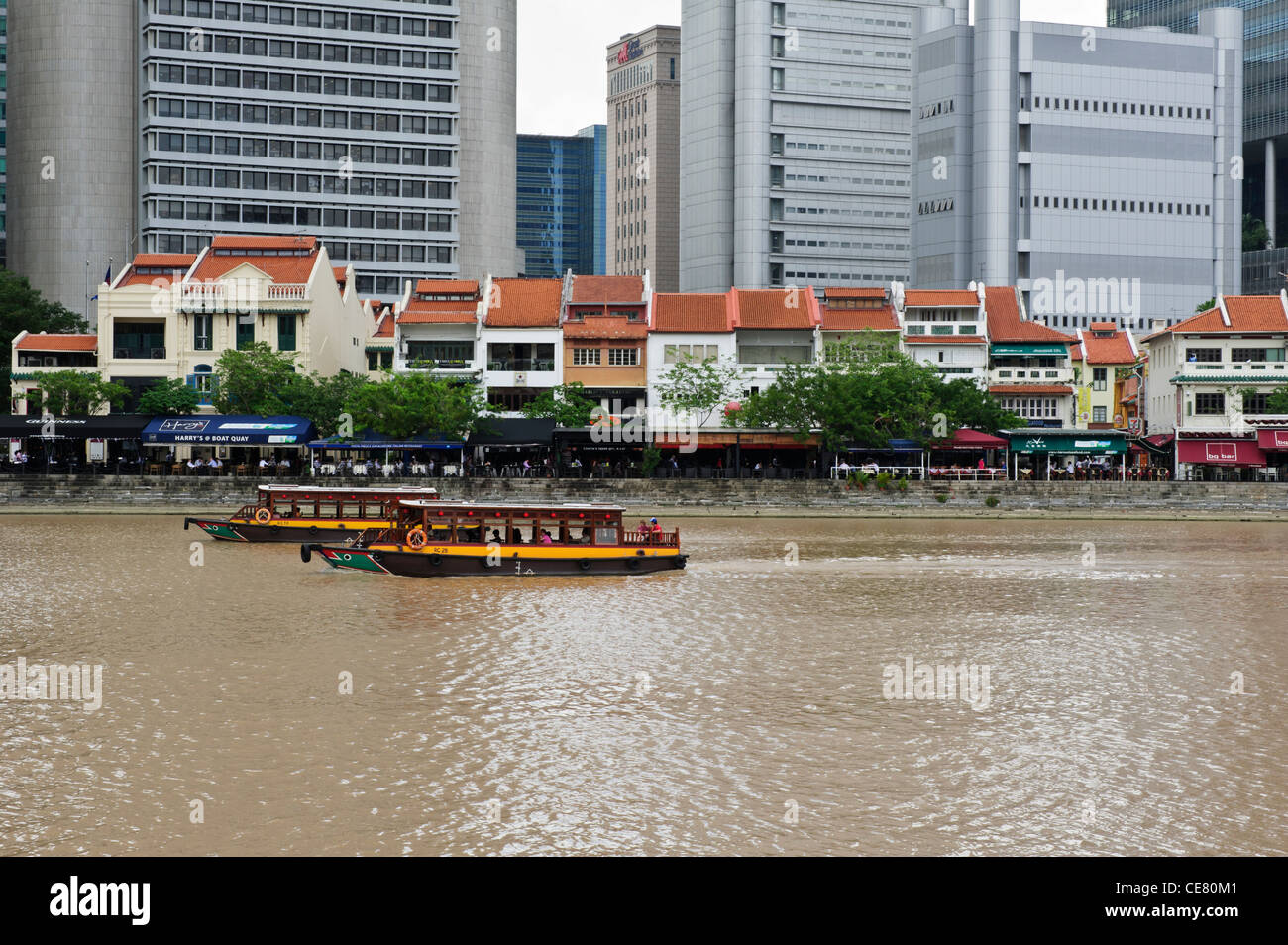 Singapore houses hi-res stock photography and images - Alamy