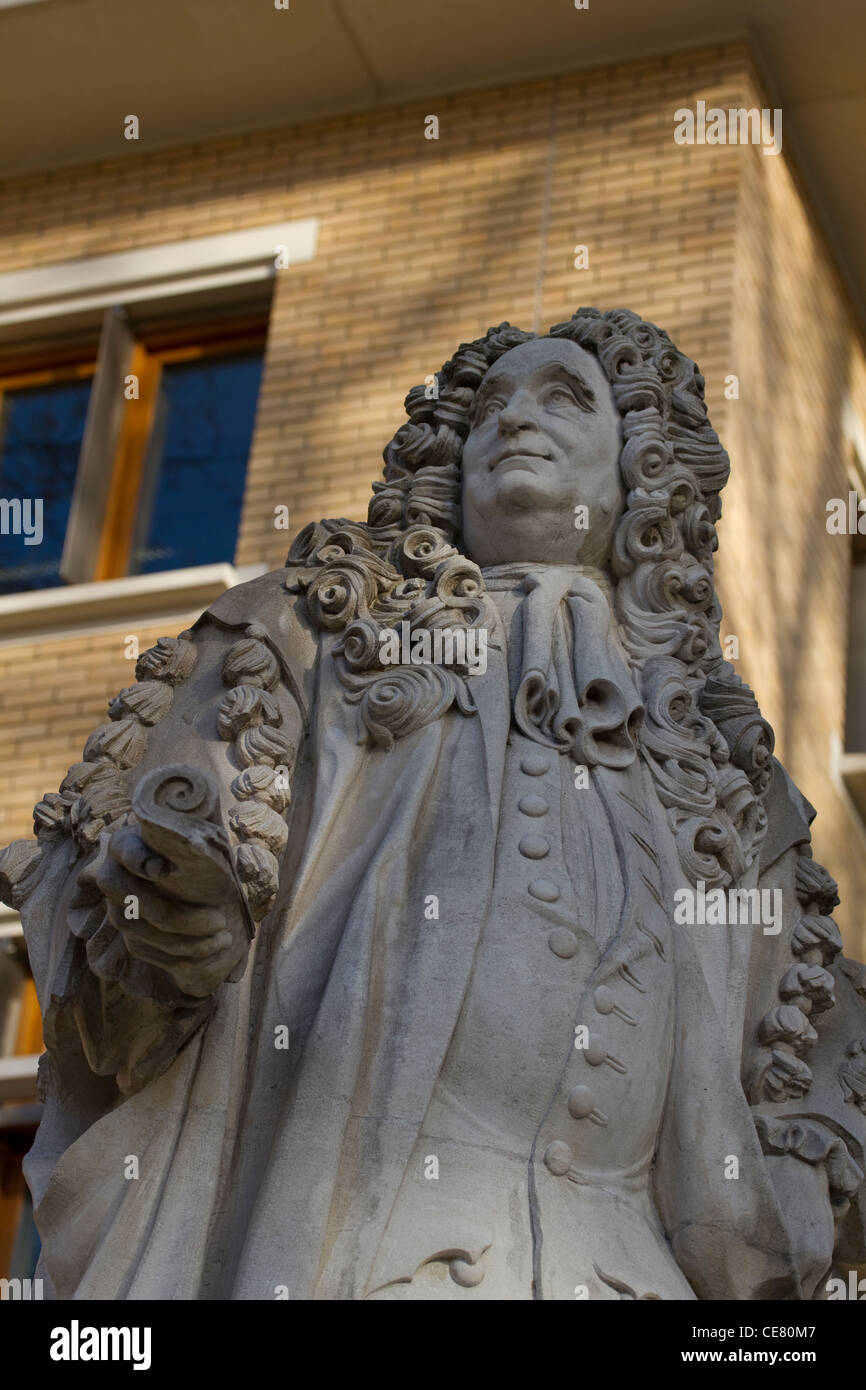 London Chelsea statue of Sir Hans Sloane Stock Photo - Alamy