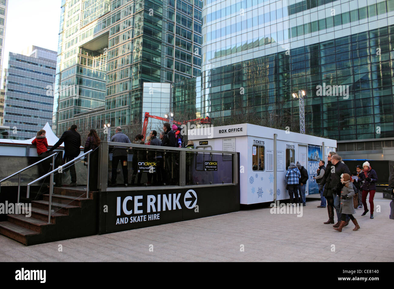 Modern tower blocks hi-res stock photography and images - Alamy