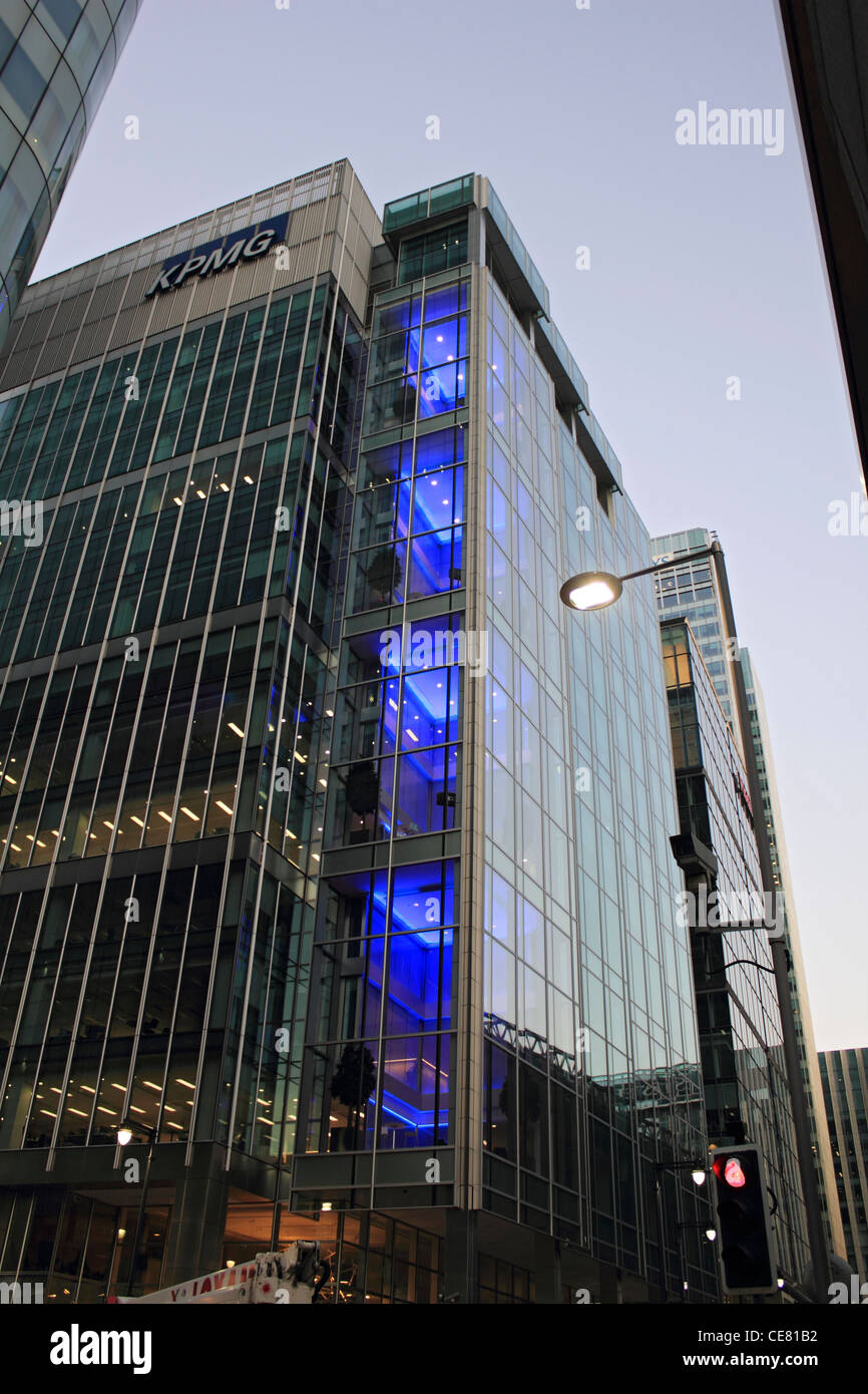 Modern tower blocks hi-res stock photography and images - Alamy