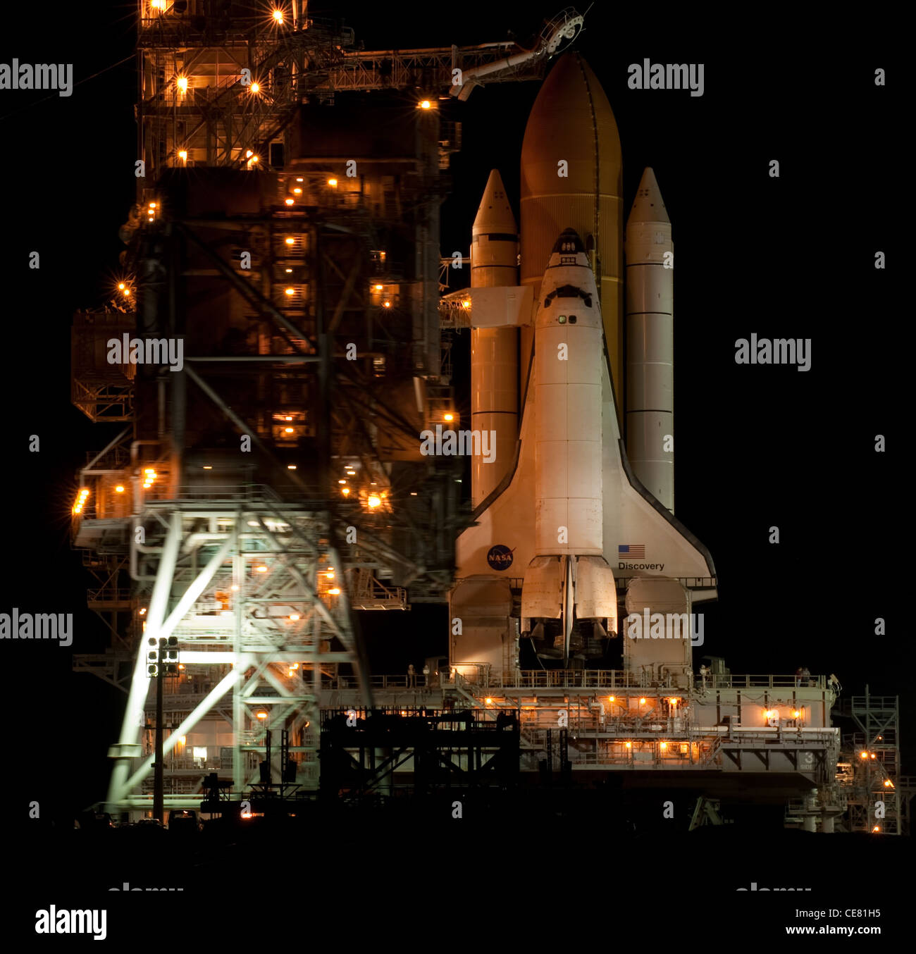 The rotating service structure at Kennedy Space Center retracts ...