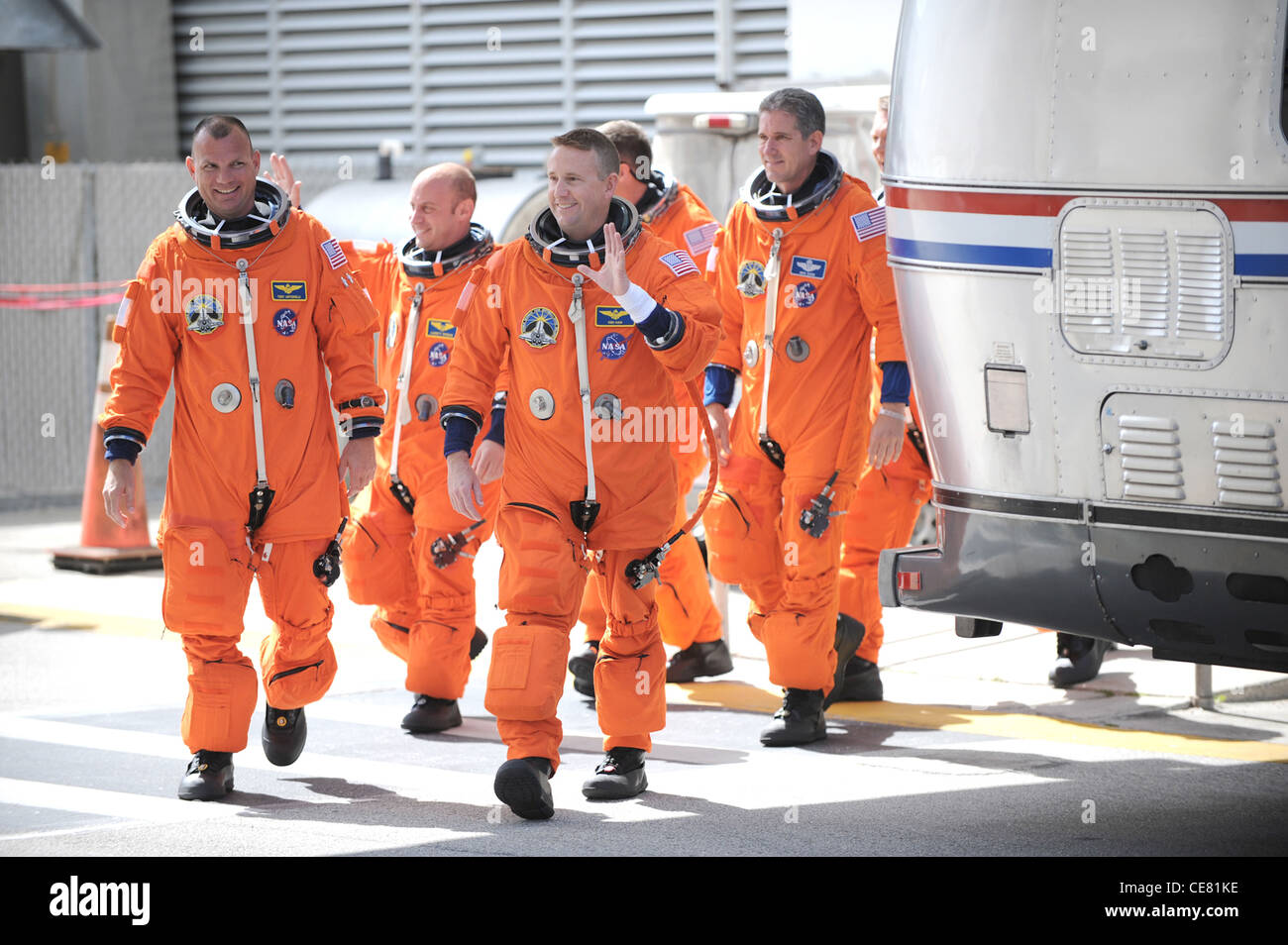 Space shuttle wing hi-res stock photography and images - Alamy