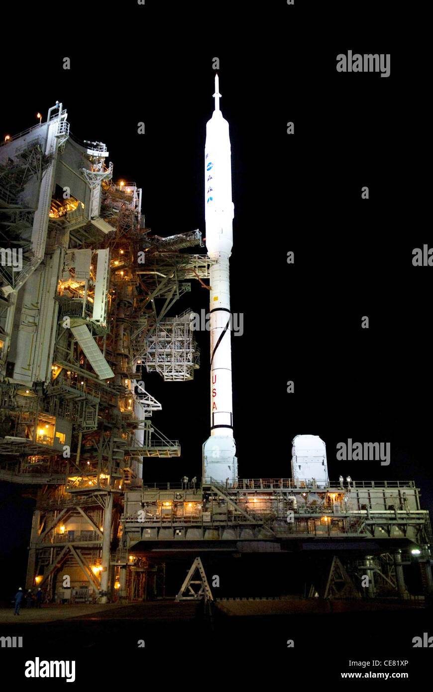 Launch rockets hi-res stock photography and images - Alamy