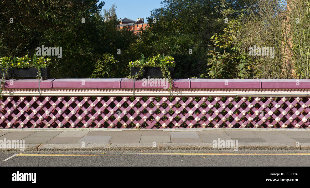Cast iron railing hi-res stock photography and images - Alamy