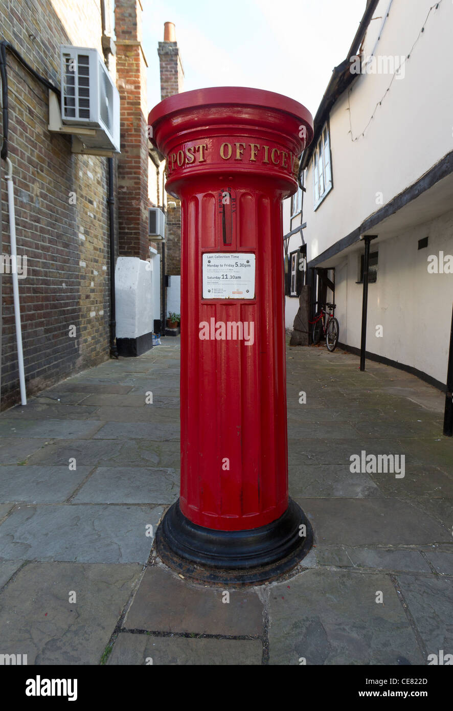 Victorian pillar box post box hi-res stock photography and images - Alamy