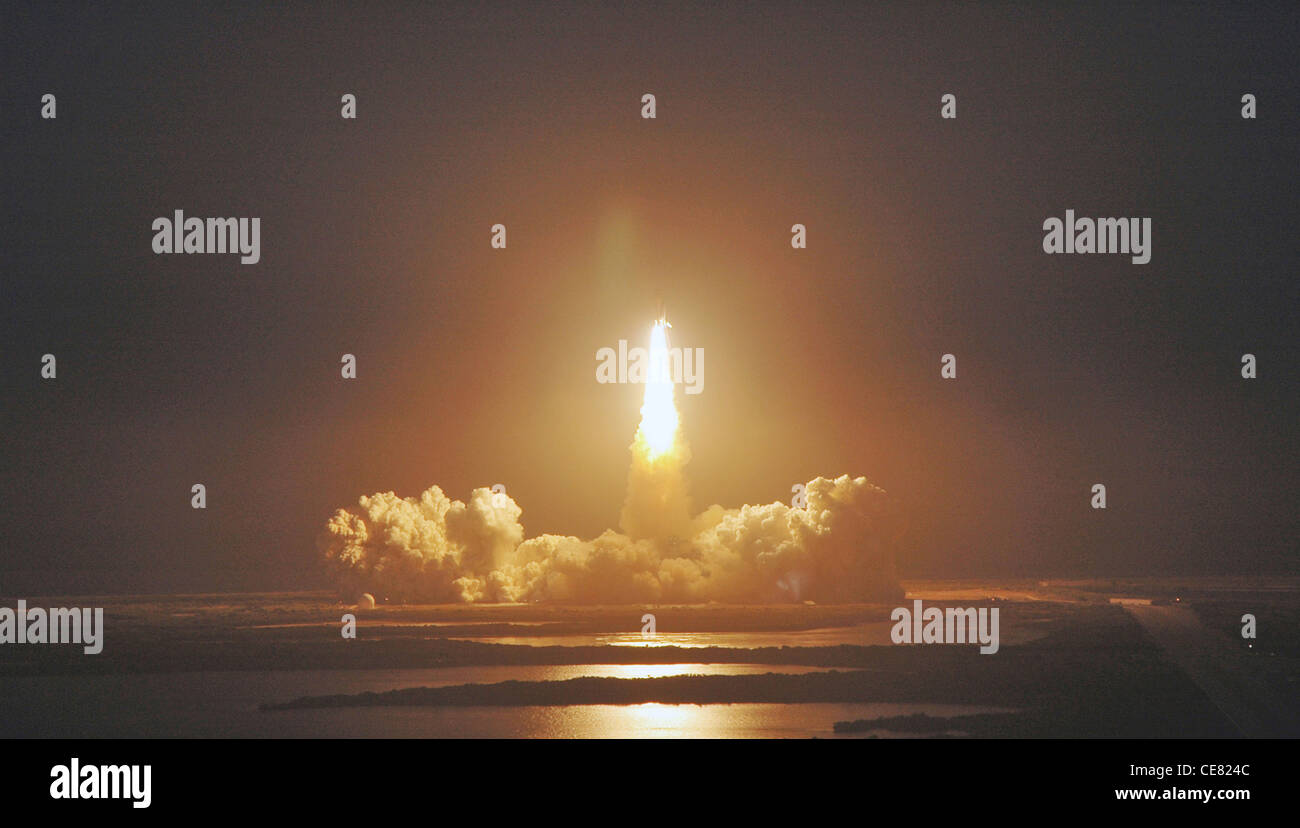 Solar array wings truss segment to the international space station hi ...