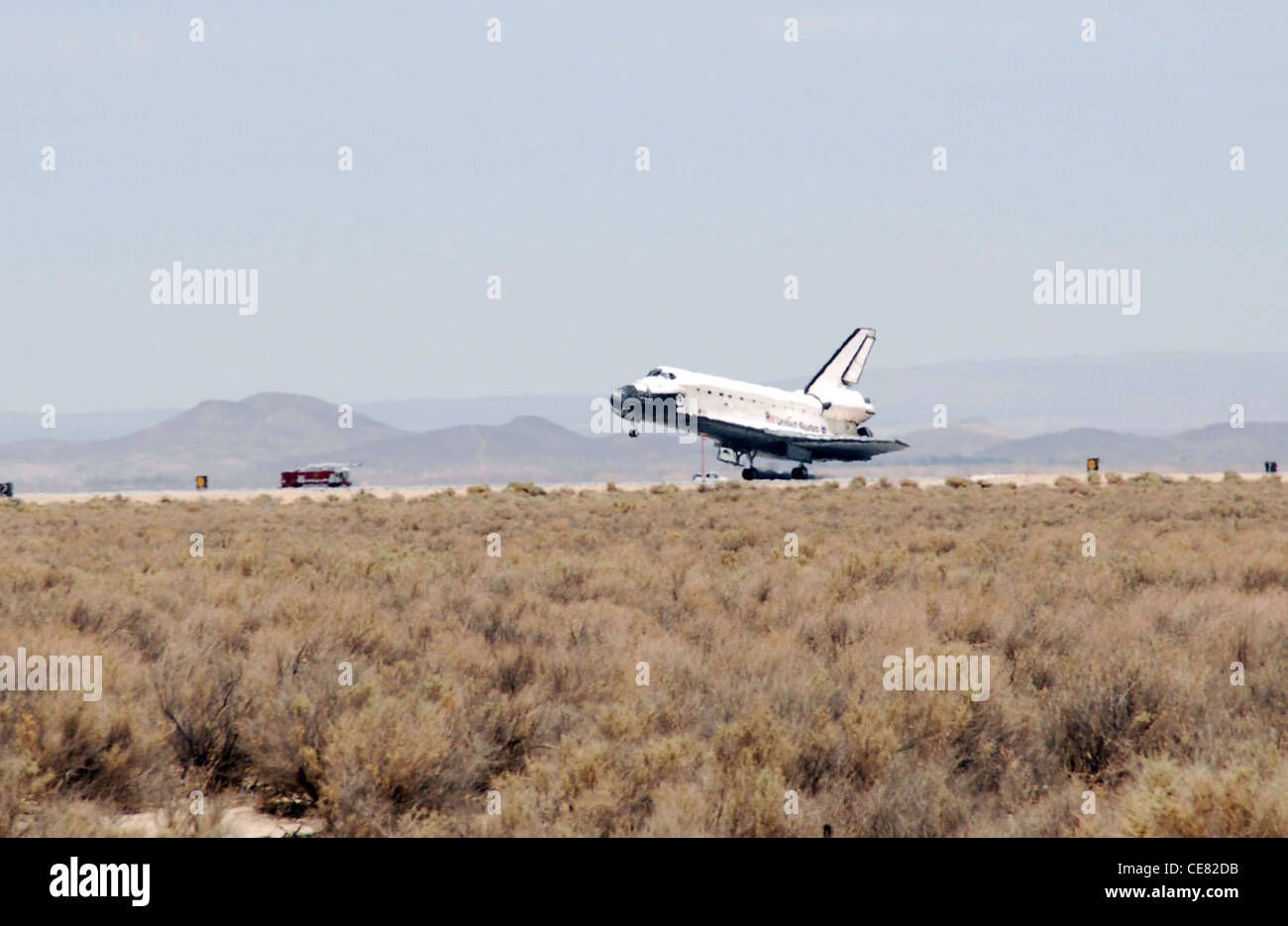 Edwards air force base sts 117 space shuttle atlantis hi-res stock ...
