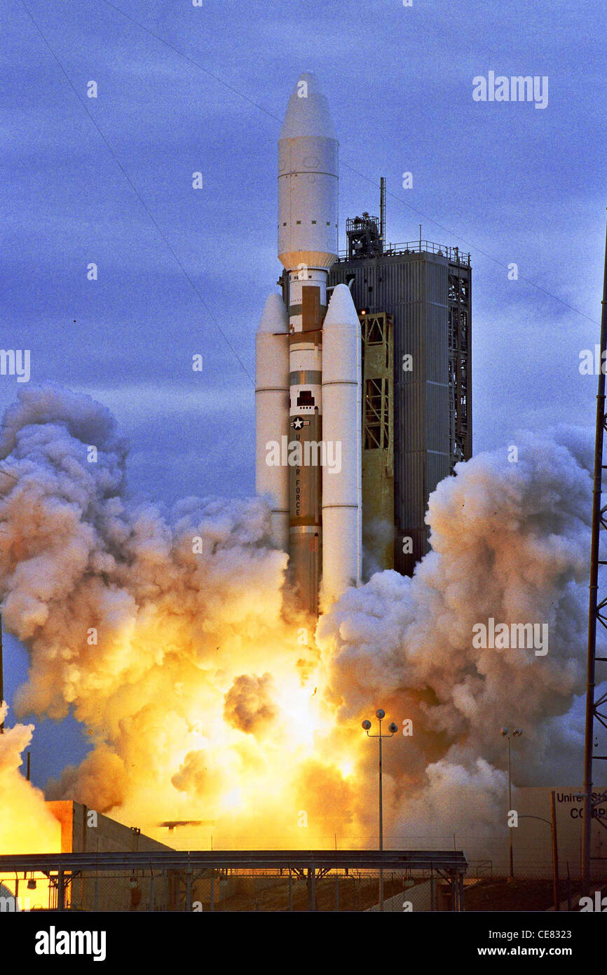Ballistic missile early warning system hi-res stock photography and ...