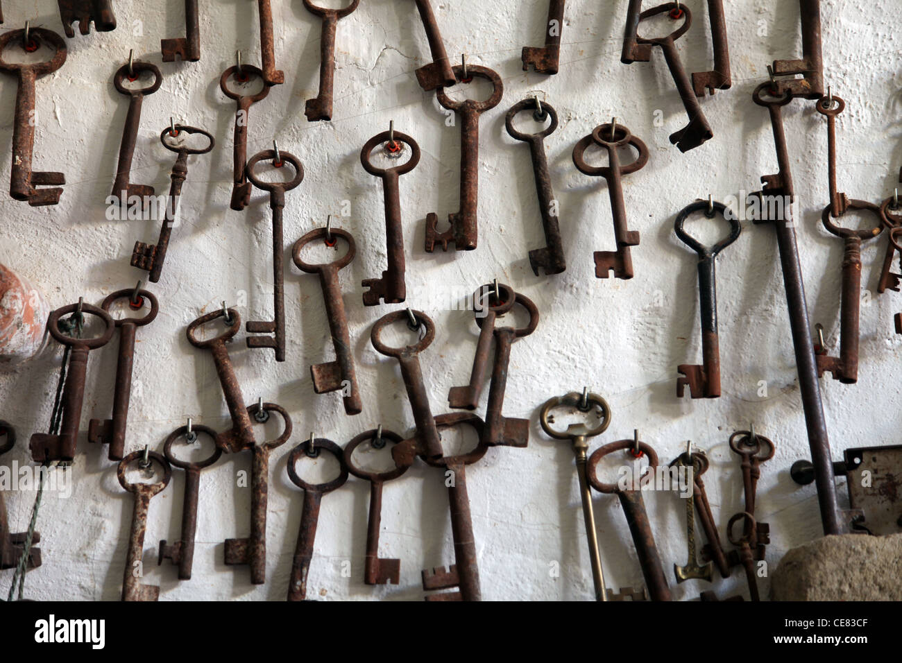 Collection of old keys Stock Photo - Alamy